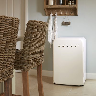 White Retro Fridge • HUS-RETRO110-WHT-HU • Husky Lifestyle
